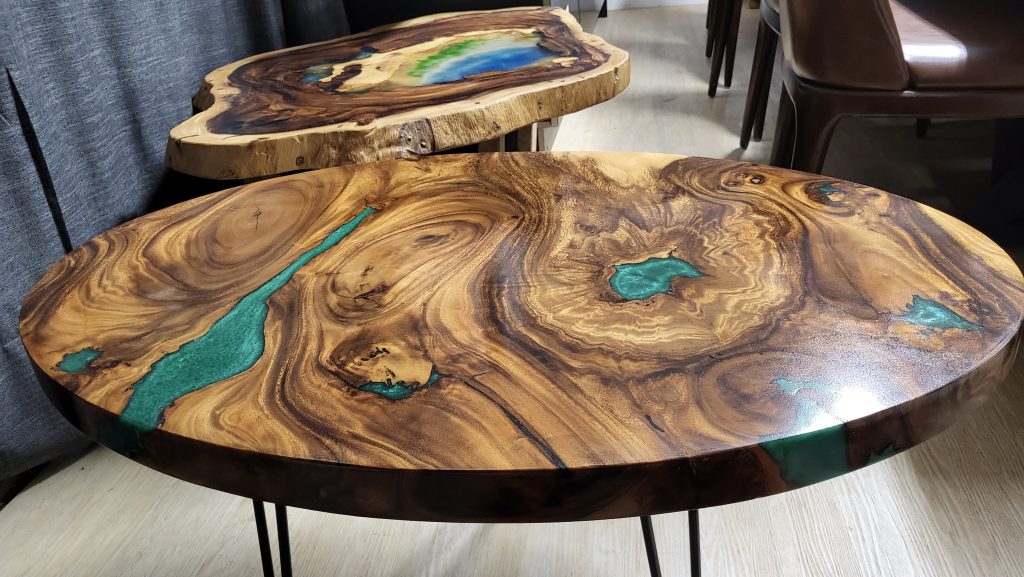 Oval Green Epoxy Resin Timber Coffee Table. L90cm x W60cm x H45cm ...