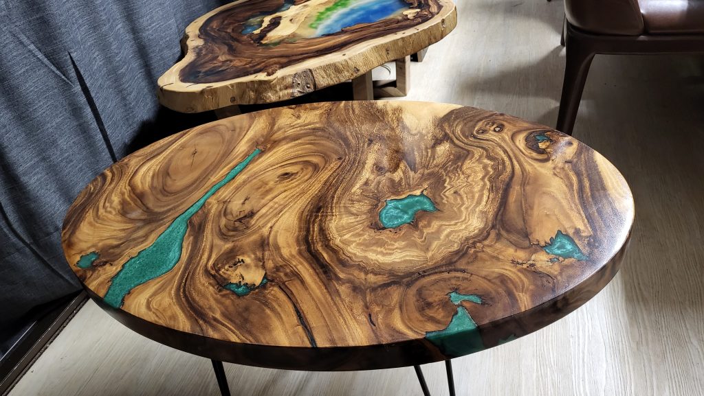 Oval Green Epoxy Resin Timber Coffee Table. L90cm x W60cm x H45cm ...